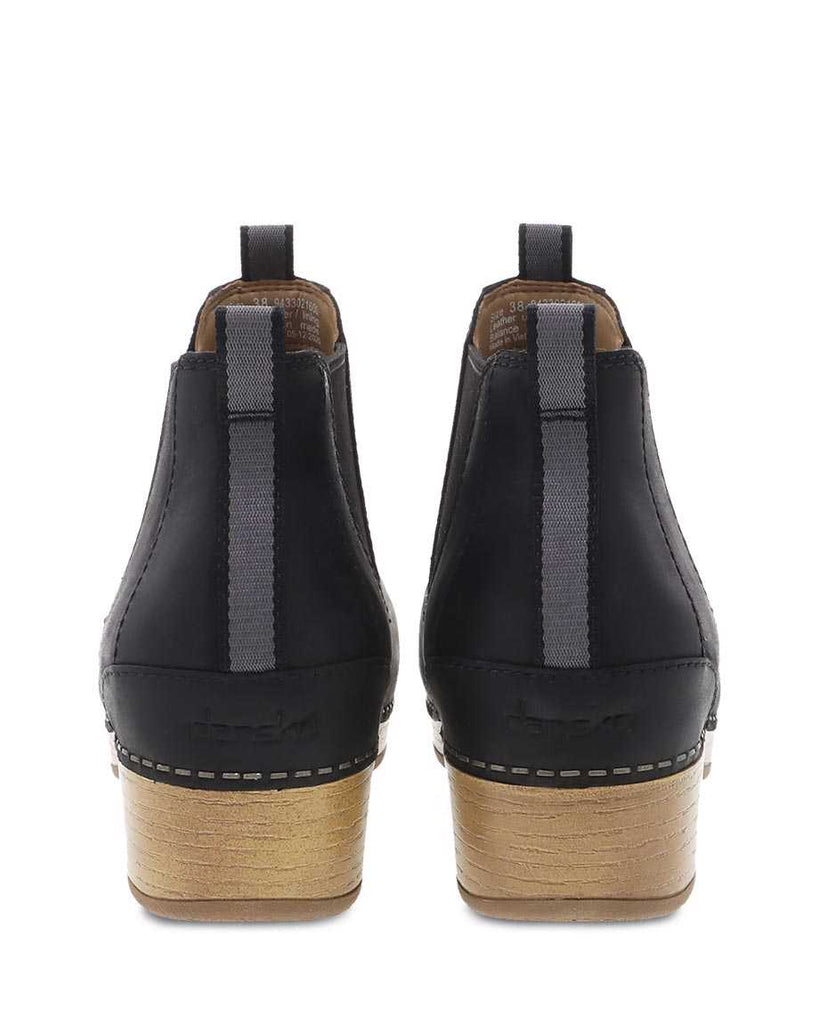 Becka Oiled Pull Up Boot in Black – Tenni Moc's Shoe Store
