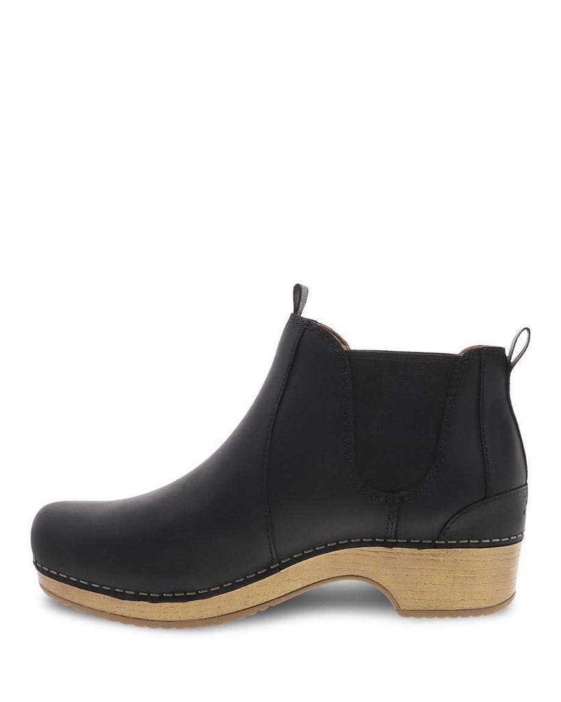 Becka Oiled Pull Up Boot in Black – Tenni Moc's Shoe Store